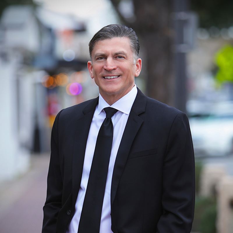 Santa Clarita Divorce Attorney | Attorney Profile | Martinelli Law Group